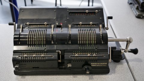 02 - Règles à calcul : définition et exemples | Canal U